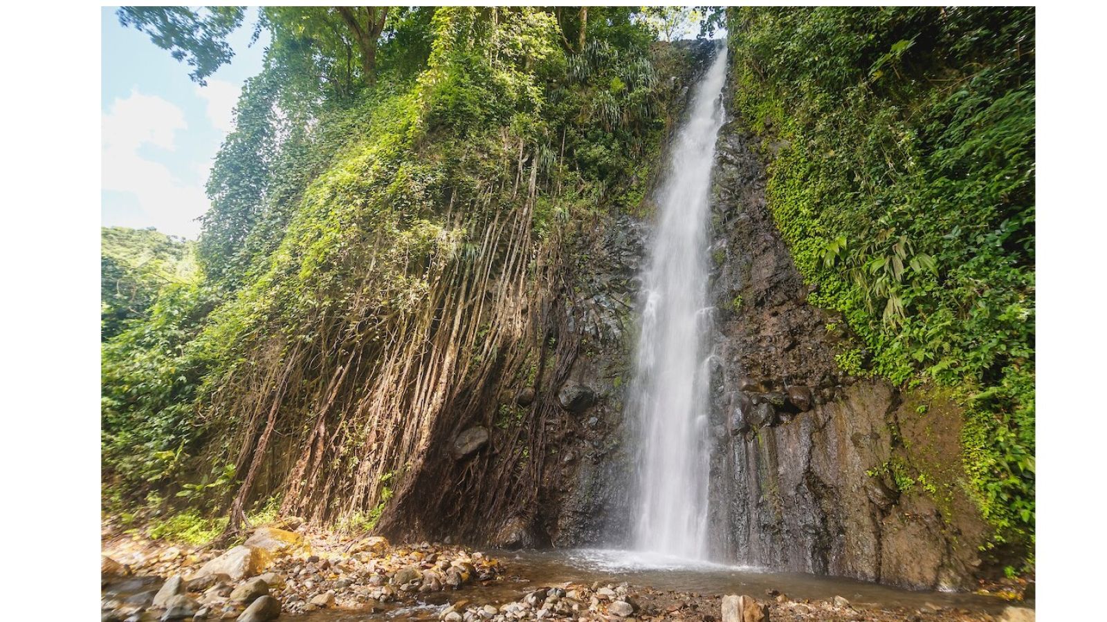 CHASING WATERFALLS: DARK VIEW | Saint David (Chateaubelair) | The Cariway